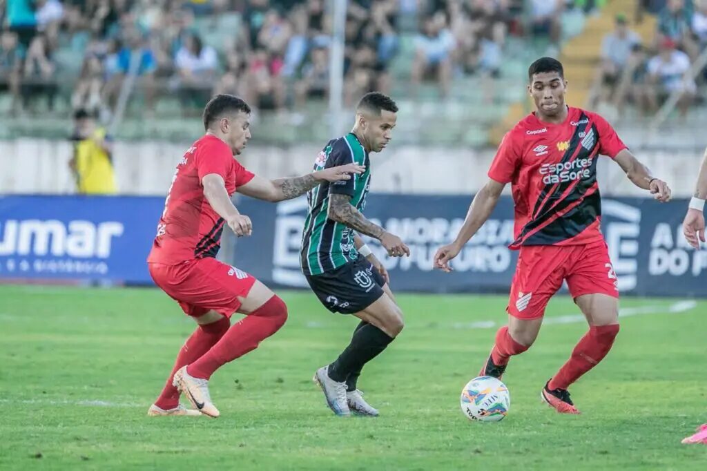 Maringá FC x Athletico: veja horário e prováveis escalações