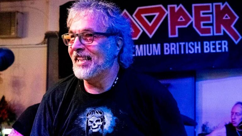 Morre aos 69 anos Paul Mario Day, primeiro vocalista do Iron Maiden