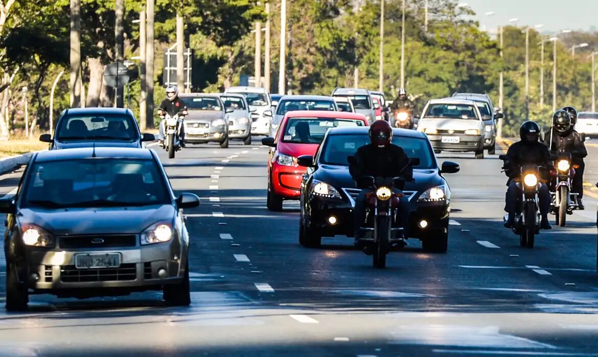 Muitos motoristas ignoram e levam multa: Saiba o que mudou com a nova ...