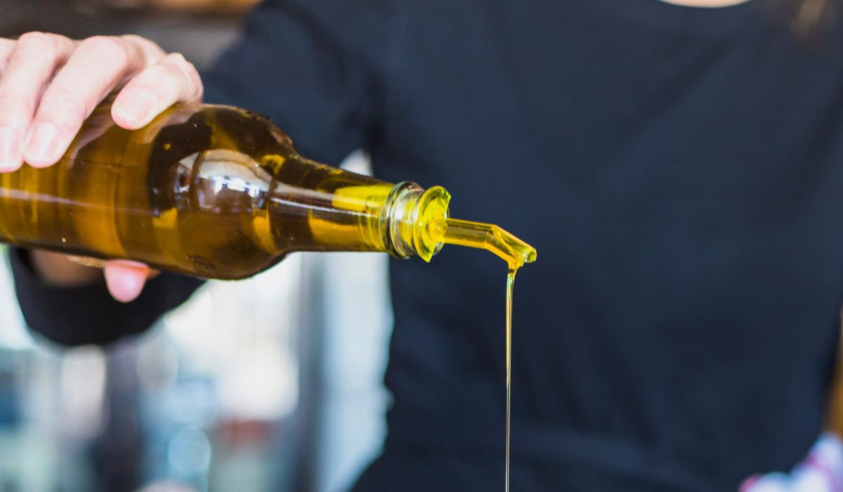 Agricultura faz alerta sobre azeite impróprio para consumo; veja a marca